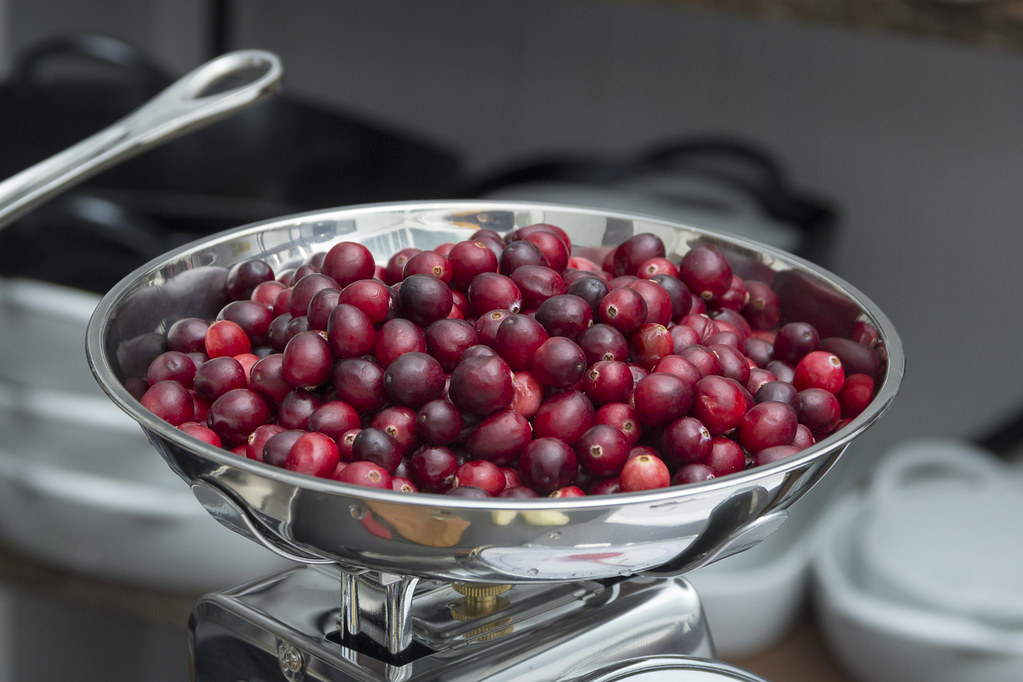 Why We All Need To Eat Cranberries And Cranberry Products - mealplays.com